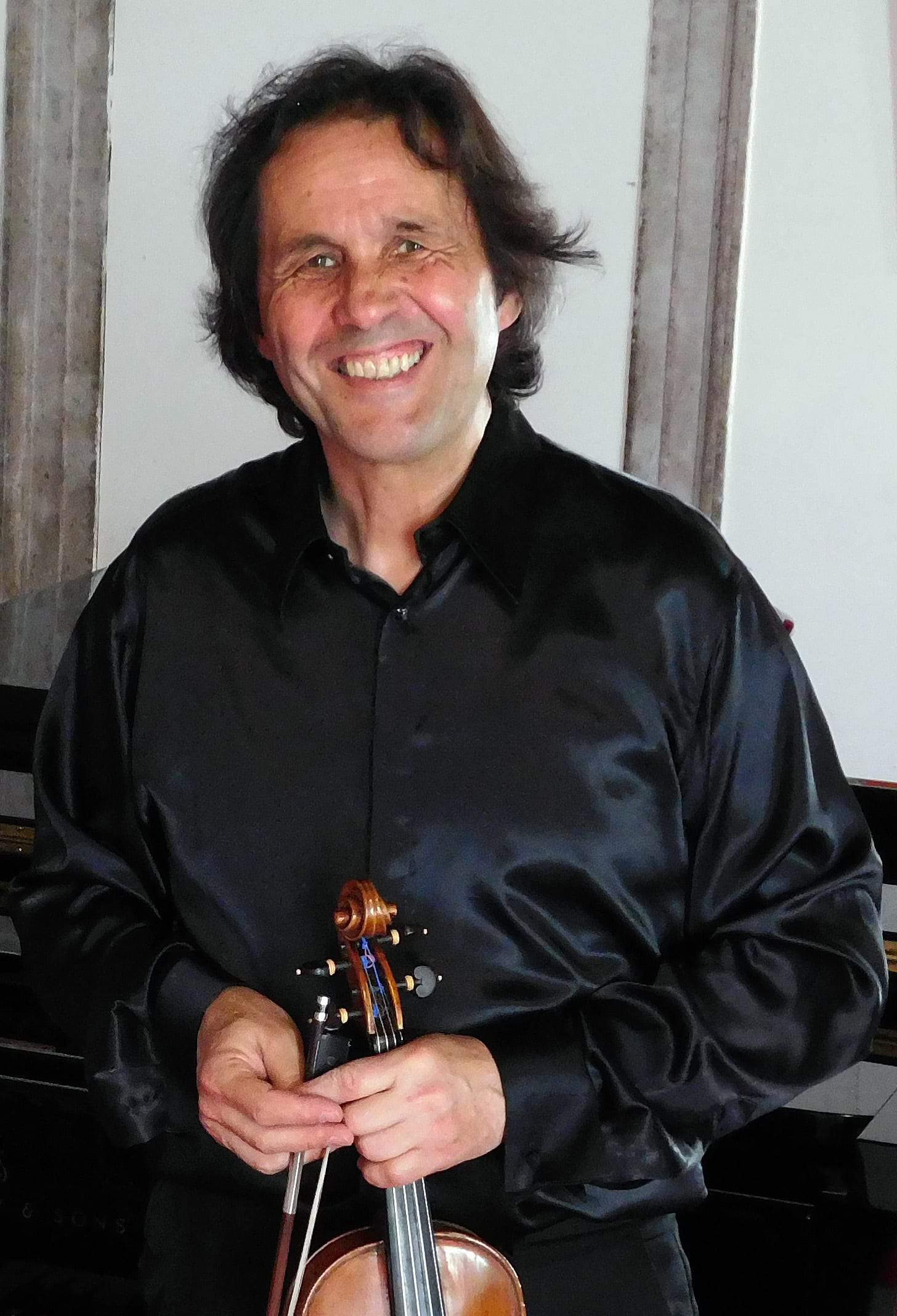 Violinist Volodja Balzalorsky|Classical Violinist
